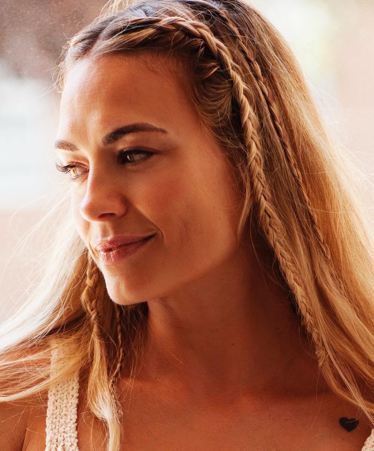 HOLA! ¿CÓMO ESTÁS? – Ángela Jiménez